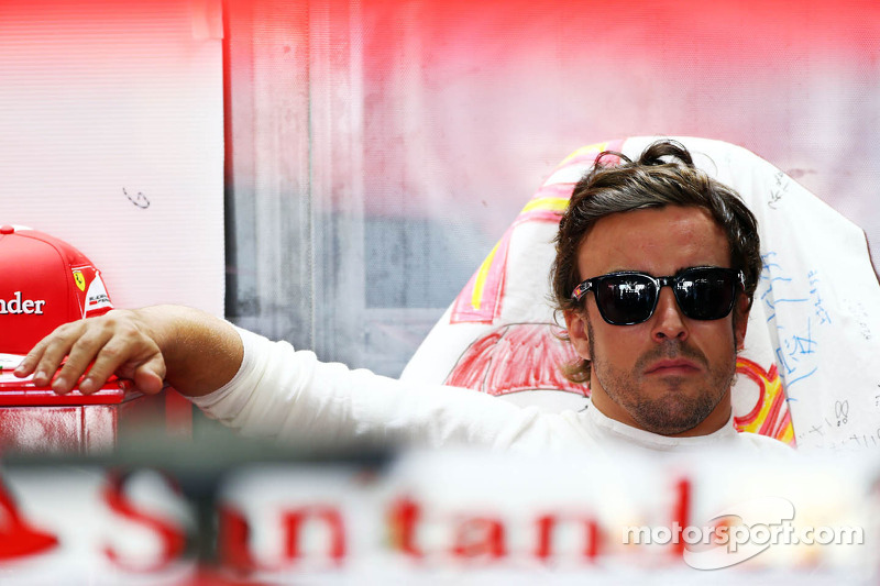 No 'controversy' at Ferrari - Alonso