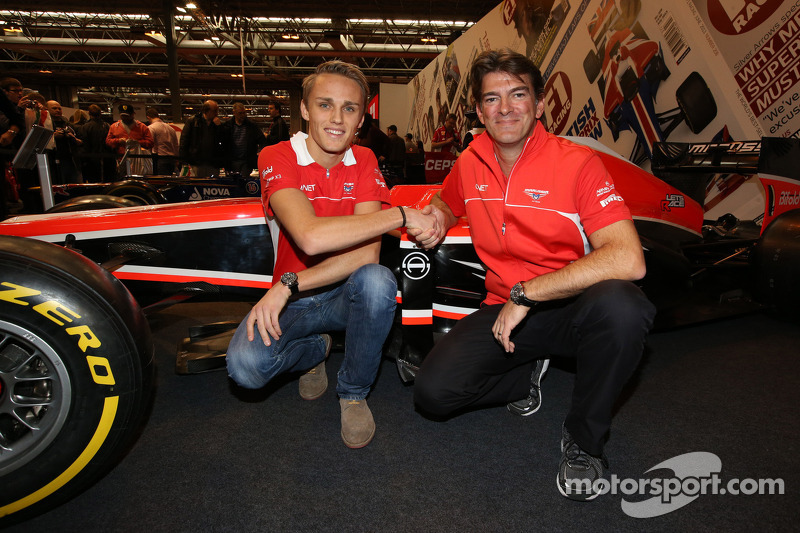 Max Chilton re-signs with Marussia for second season