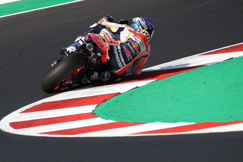 Marquez riding qualifying laps on Honda MotoGP bike "Moto2 style"