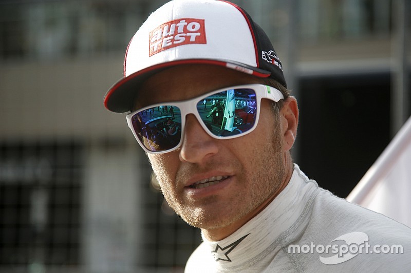 Scheider pleads for understanding after "push him out" controversy