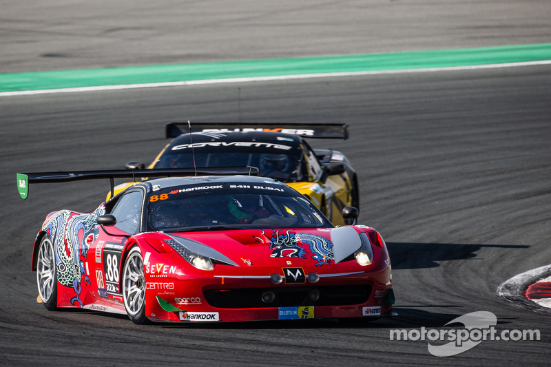 #88 Dragon Racing Ferrari 458 Italia GT3: Mohammed Jawa, Jordan Grogor ...